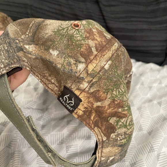 Realtree | Accessories | I Am Selling A Green Camo Hat | Poshmark